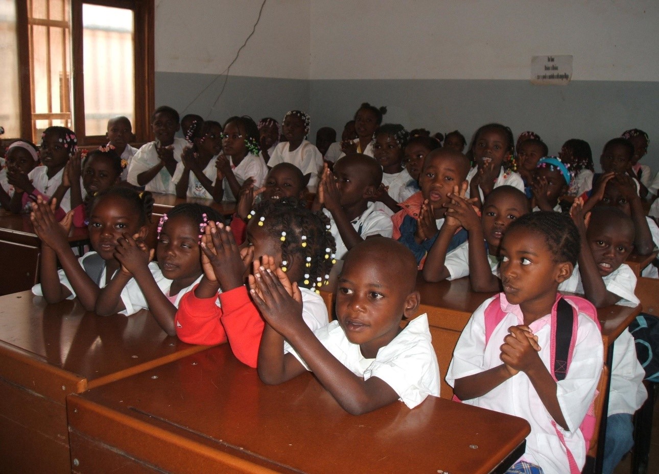 Angola – Looking Back Going Forward: School_Time in Flux and Flow in ...